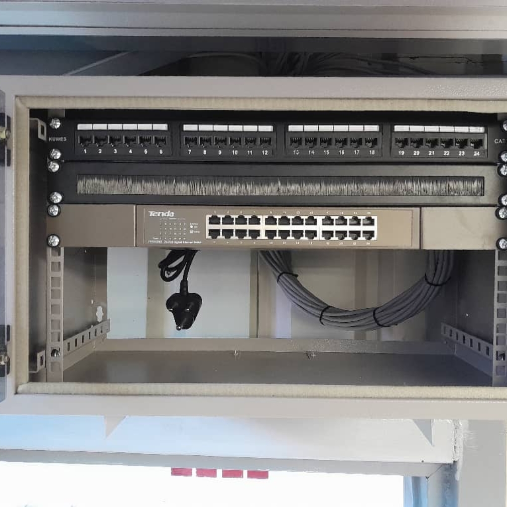 LAN Installations – Info-Relay Systems